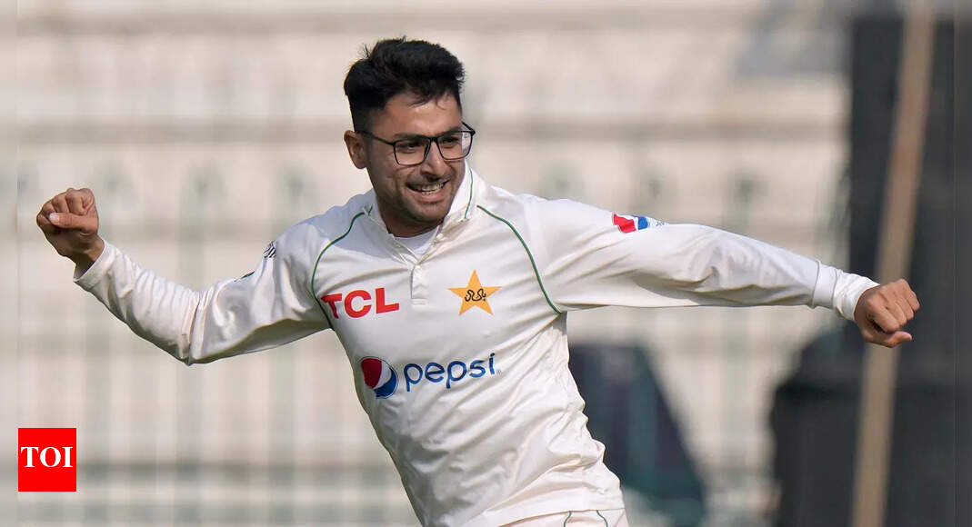 Harry Potter: Pakistan's 'Harry Potter' casts a spell over England ...
