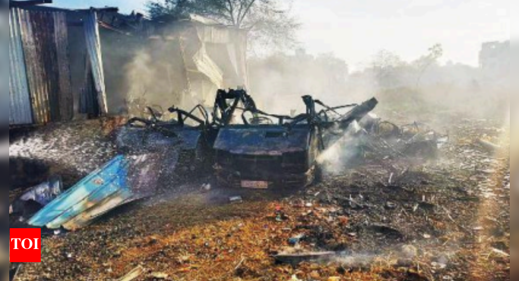 Ambulances catch fire after oxygen cylinders explode in Nagpur | Nagpur ...
