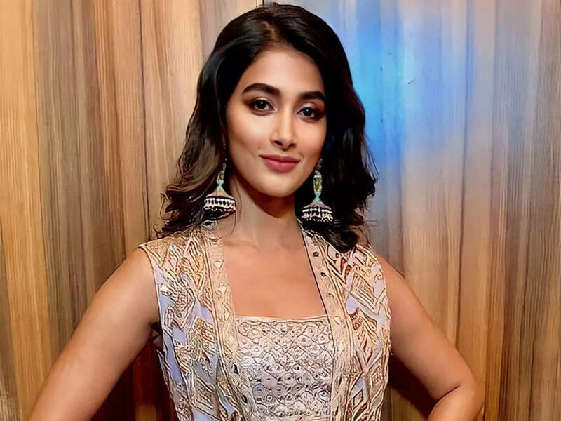 Pooja Hegde to join 'SSMB 28' shoot on this date | Telugu Movie News ...