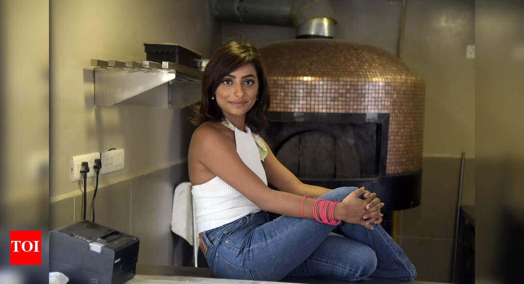 I make 'kosha mangsho' with red wine: Shrimoyee Chakraborty - Times of ...