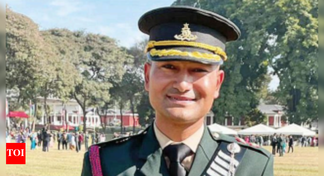 Ladakh: 26-year-old first from Ladakh to become officer from sepoy ...