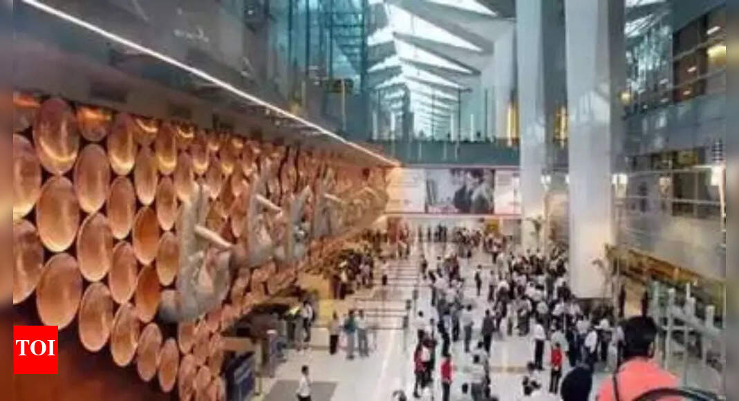 Passengers experience long waiting period at Delhi airport | Delhi News ...