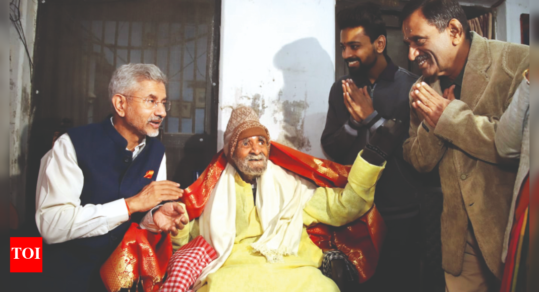 Eam: Bharati’s Home A Centre Of Knowledge, Holy Pilgrimage | Varanasi ...