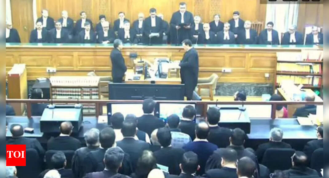 Datta: CJI administers oath to newly appointed SC judge Dipankar Datta ...