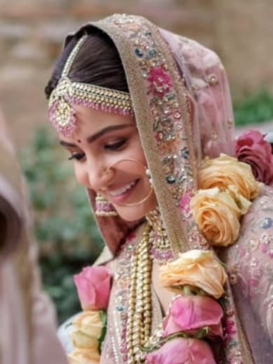 Revisiting Anushka Sharma's bridal look for wedding with Virat Kohli ...