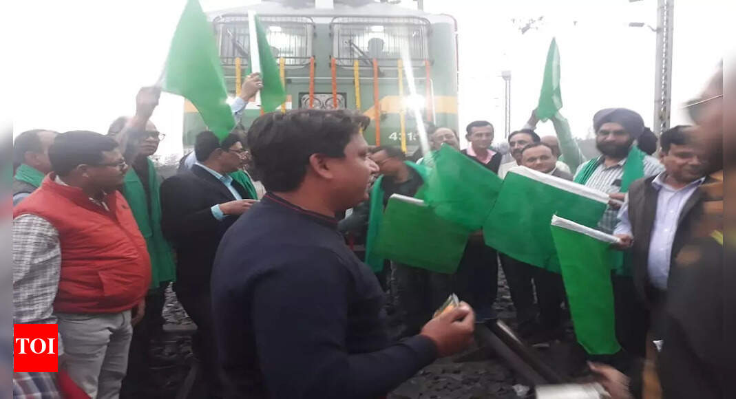 Eastern Railway's first Gati Shakti cargo terminal started operation ...