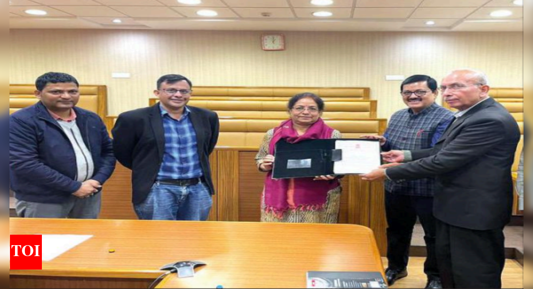 Iim: IIM-Lucknow to aid UP script new chapter in education goals under ...