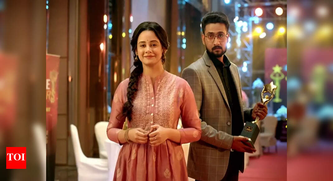 ‘Amader Ei Poth Jodina Sesh Hoy’ fame Writwik Mukherjee teams up with ...