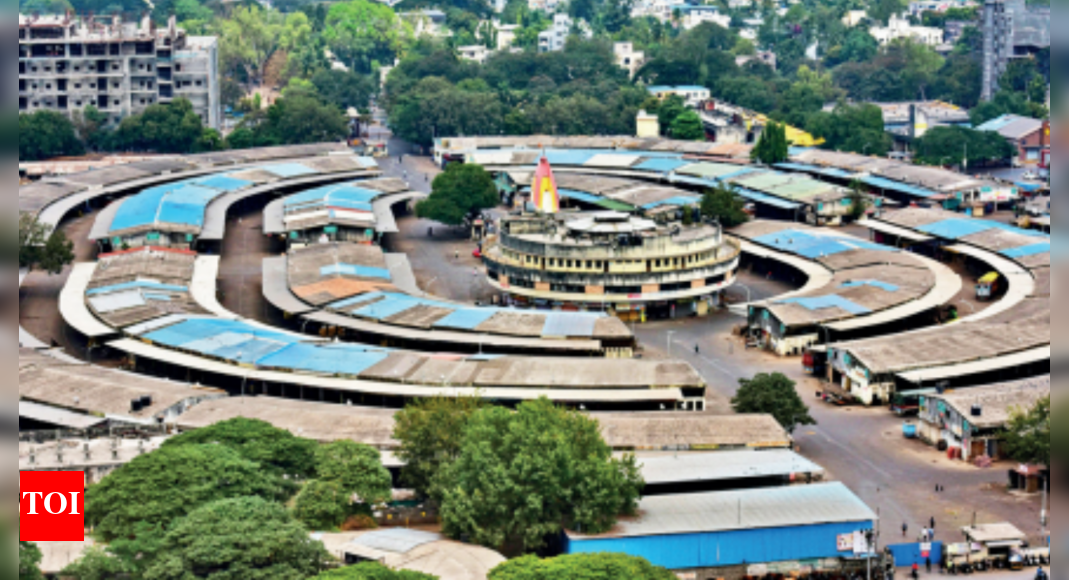 Business hubs shut, schools make classes optional in Pune on bandh day ...