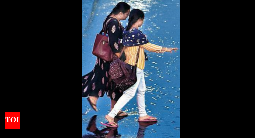 Mandous Aftermath: Heavy Rain Lashes Hyd | Hyderabad News - Times of India