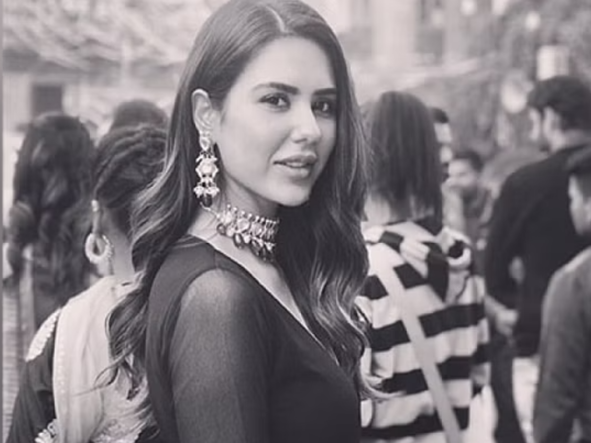 Sonam Bajwa starts shooting for Punjabi film 'Godday Godday Chaa'