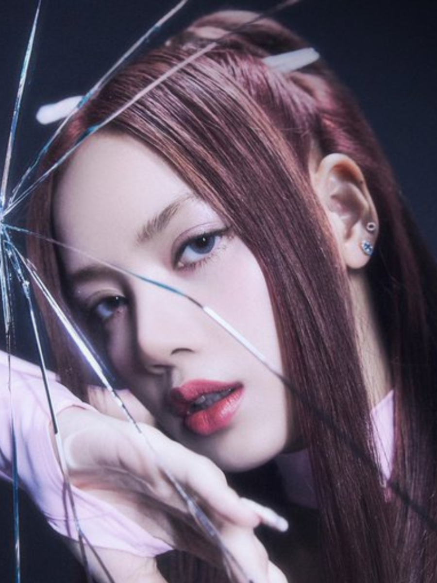 Blackpink's Lisa looks her cutest without bangs | Zoom TV