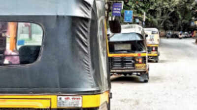 300 autos face permit cancellation for blockade in Pune | Pune News - Times of India