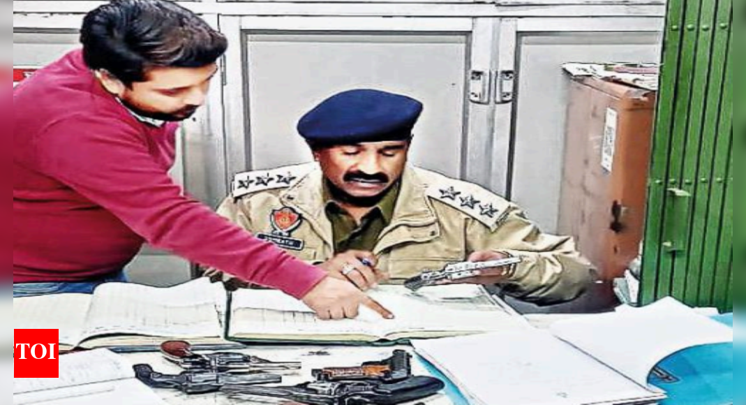 1 licence, 3 weapons: 131 get police notices in Ludhiana | Ludhiana ...