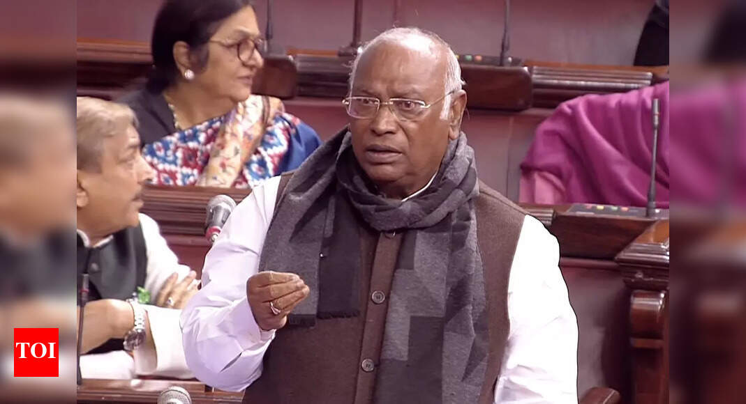 'Chinese glasses' covering 'red eye' of Modi govt , says Congress chief ...