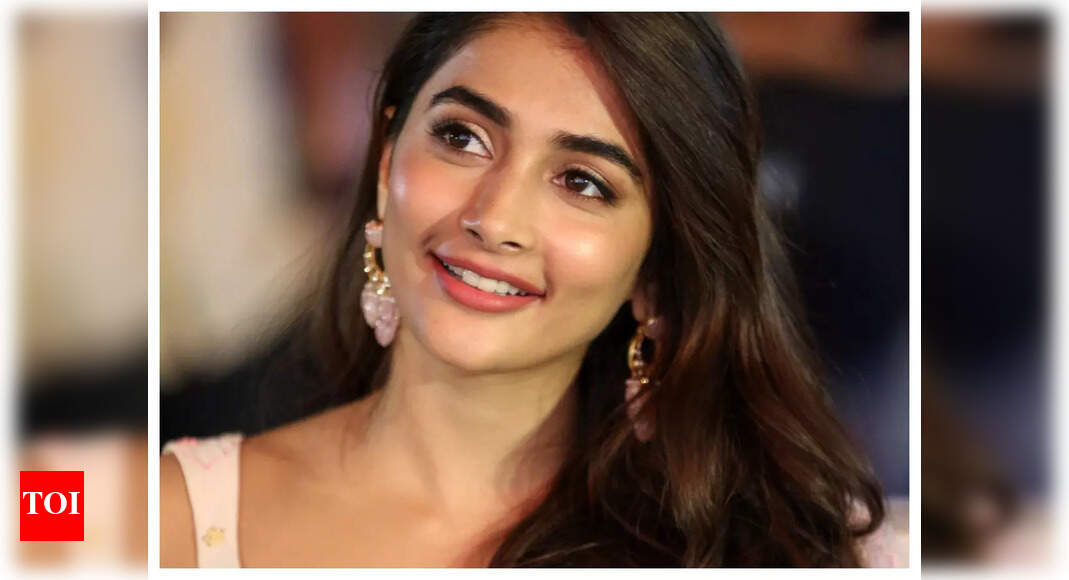 When Pan India Star Pooja Hedge took over the stage by singing the ...