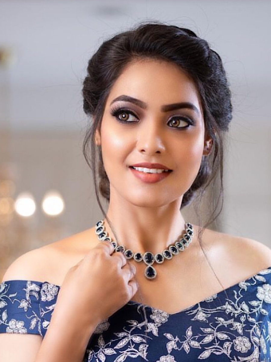 10 Stunning looks of Pavithra Janani | Times of India