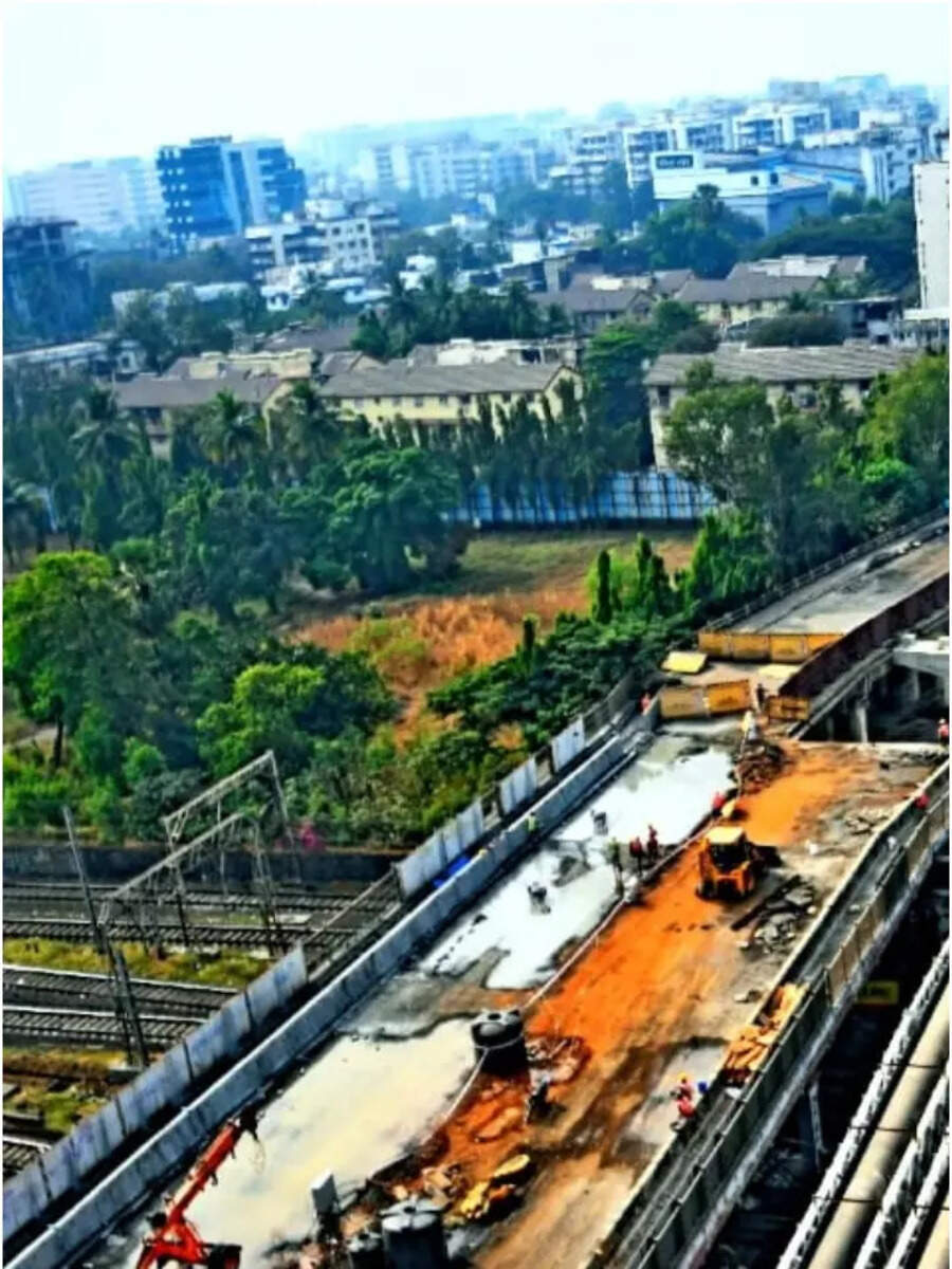 Gokhale bridge demolition finally begins in mumbai | Times of India