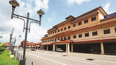 Three Flights Diverted As Dense Fog Affects Visibility | Kochi News ...