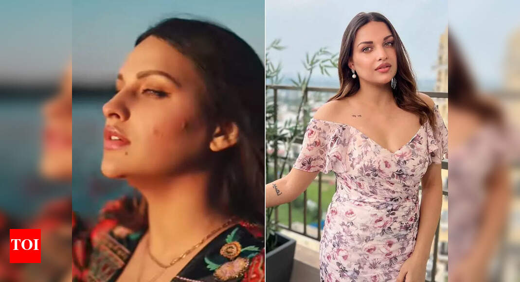 Himanshi Khurana’s sizzling moves on ‘Besharam Rang’ song from ‘Pathan ...