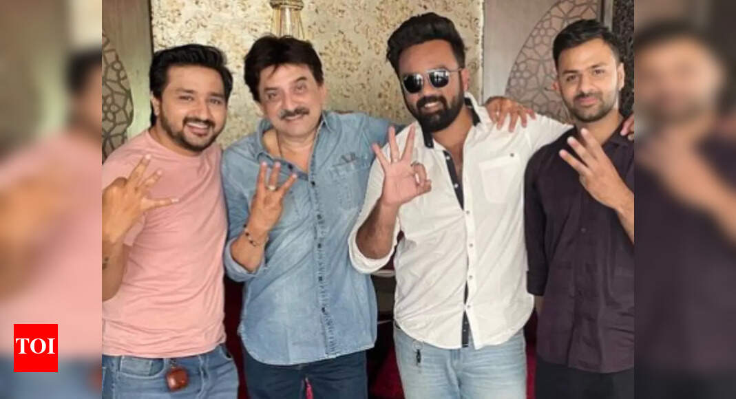 Actor Hiten Kumar announces his next project, see pic | Gujarati Movie ...