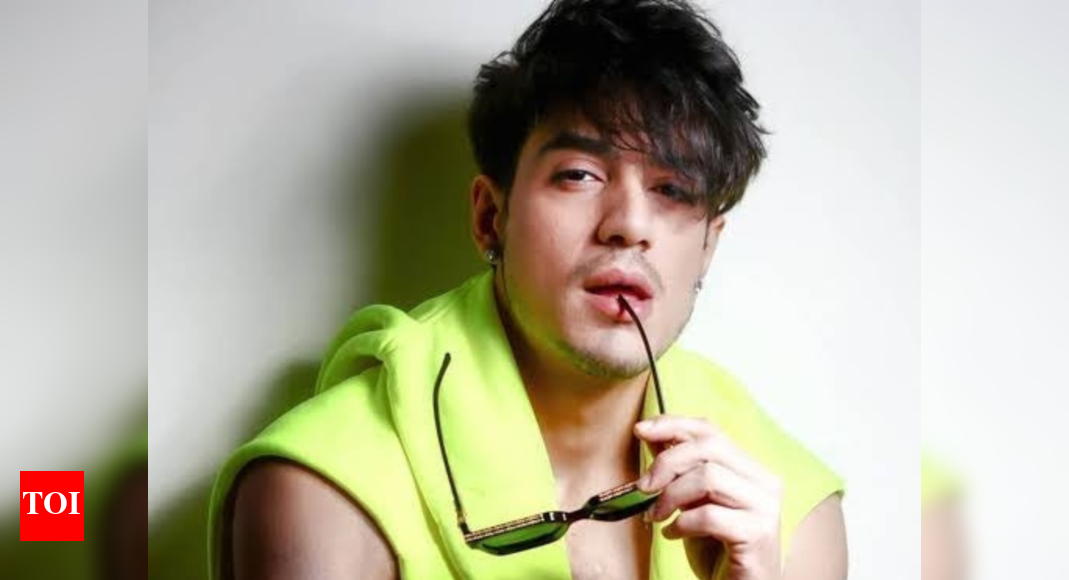 Shivam Sharma enters 'Splitsvilla X4', seeks a good connection - Times of India