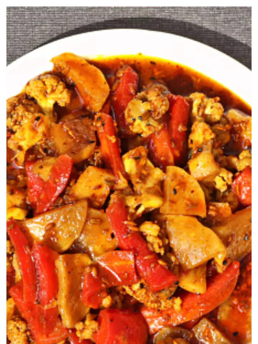 How to make Instant Gajar Gobhi Shalgam Achar | Times of India