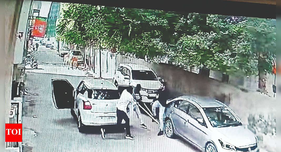 Khavad: Folk Singer Arrested For Brutally Thrashing Man | Rajkot News - Times of India