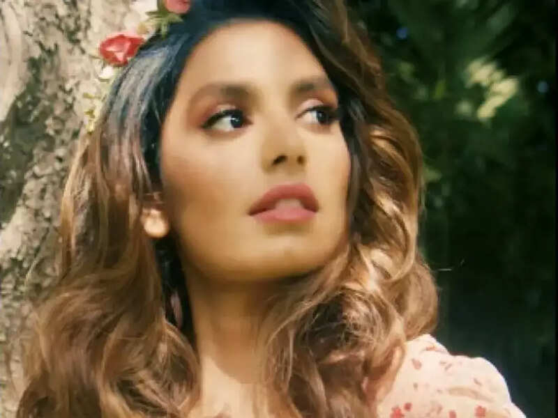 Shannon K, daughter of Kumar Sanu set to make her Bollywood debut ...