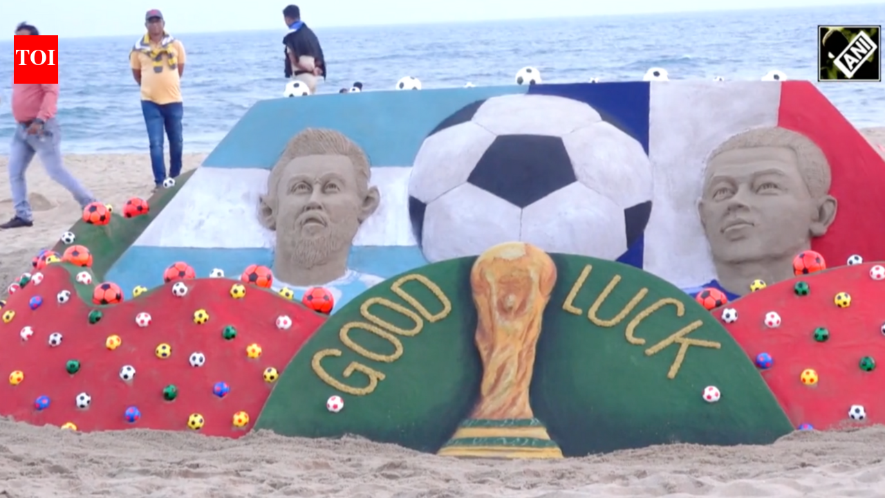 FIFA WC Final: Sudarsan Pattnaik creates sand art with ‘Good Luck’ message