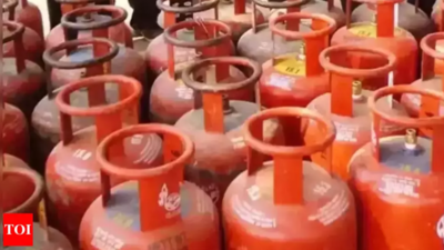 BPL families in Rajasthan to get LPG cylinders for Rs 500, announces CM ...