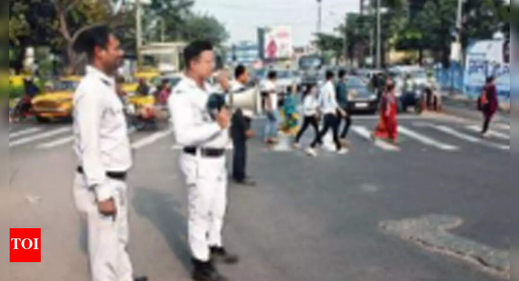 Live Warnings, Traffic Island To Make Chingrighata Crossing Safe ...