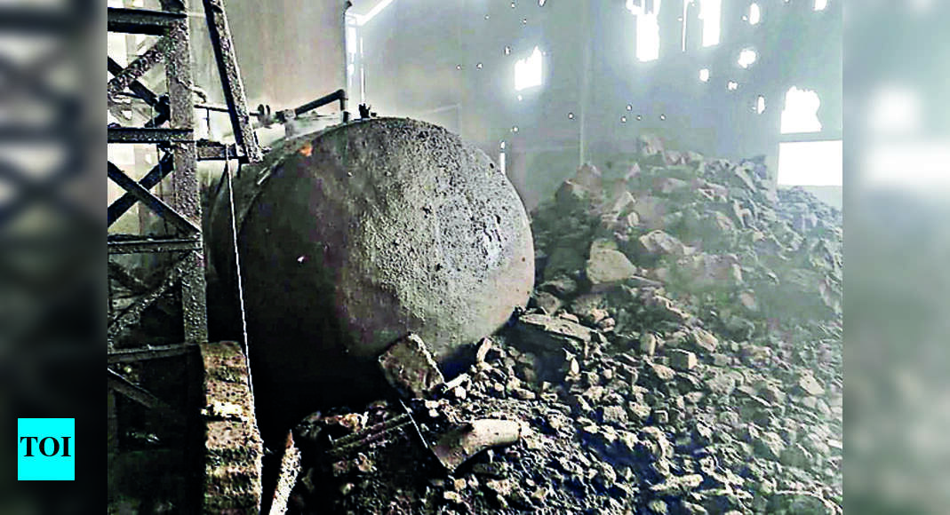 2 Killed, 4 Injured As Furnace Explodes In Steel Factory | Ludhiana ...