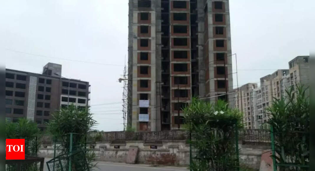 Lucknow: No houses for allottees of P tower Rohtas Plumeria homes even after a decade | Lucknow ...