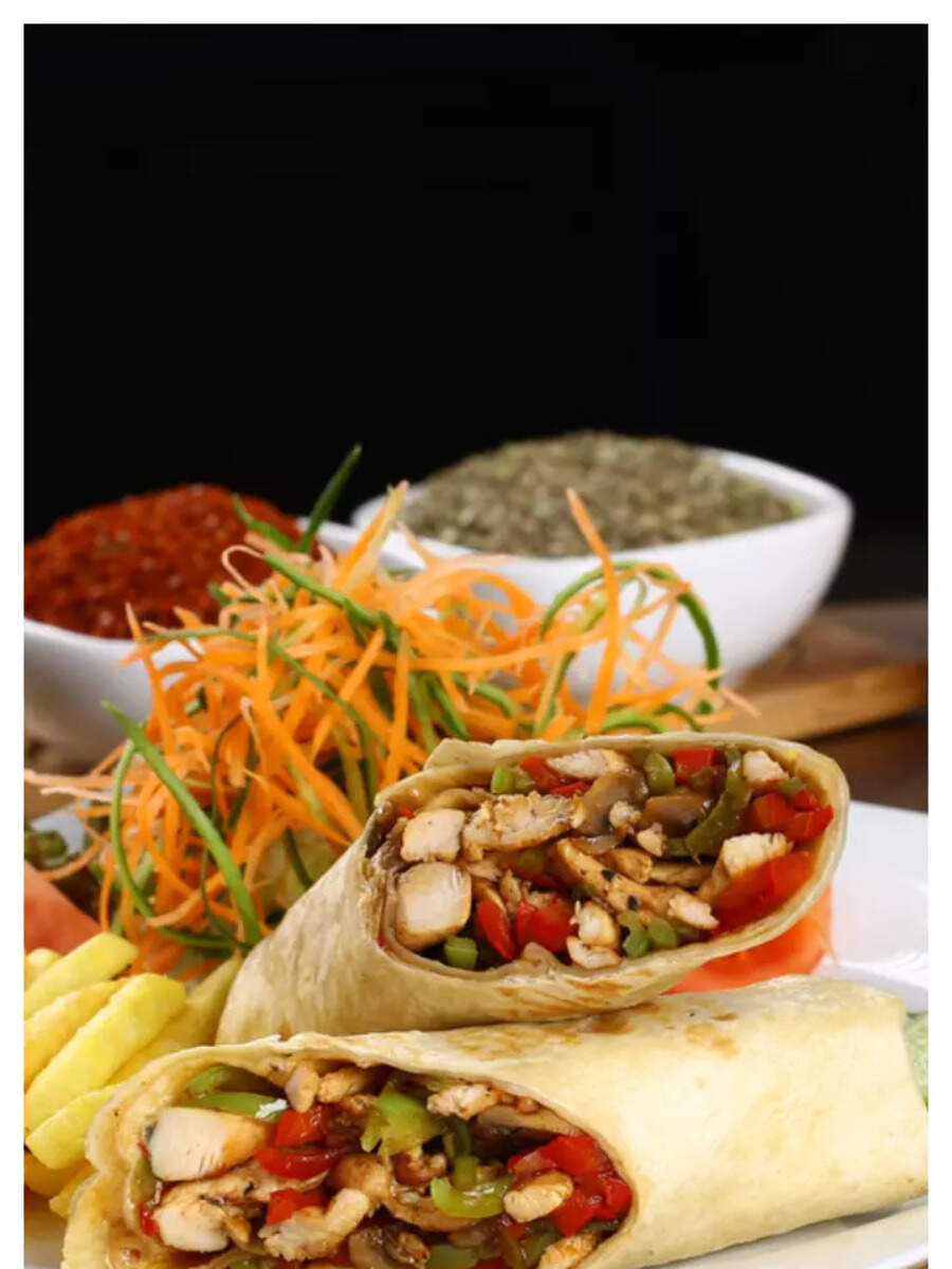 How to make Cheesy Dosa Pizza with leftover fried chicken | Times of India