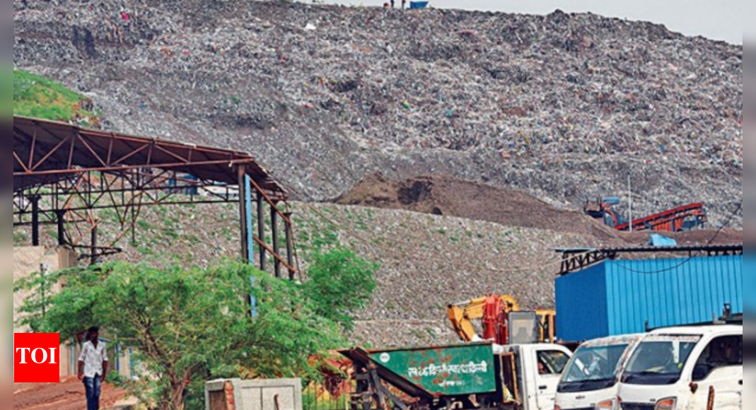 Delhi's Okhla landfill first to see stop on fresh dumping | Delhi News ...