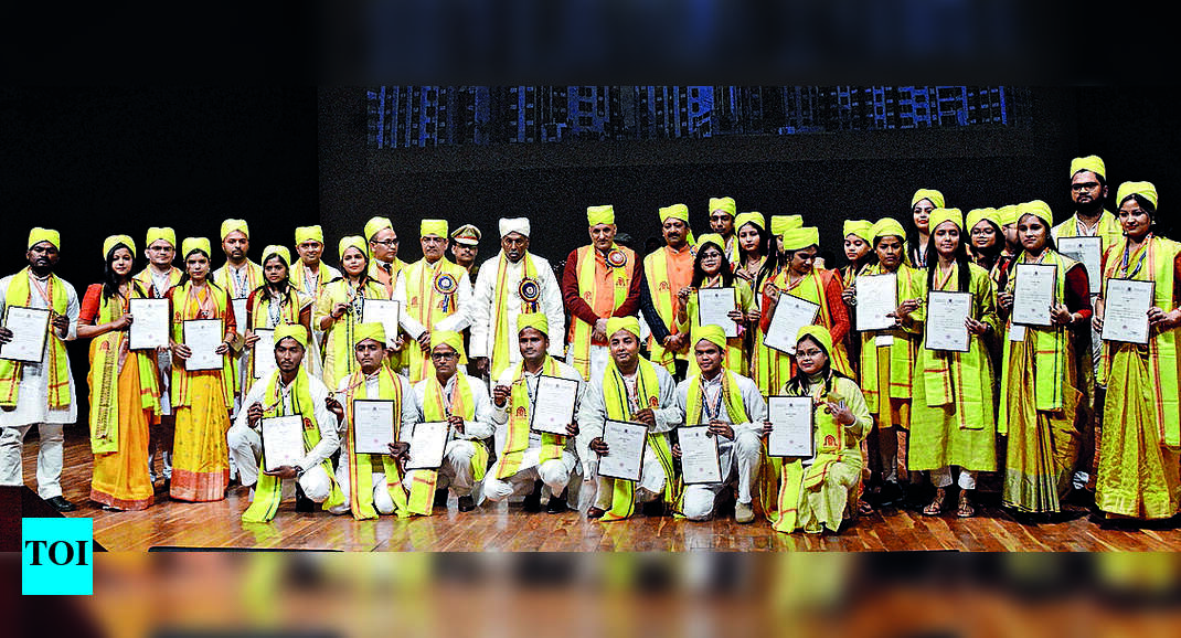 Phagu Chauhan: 32 Aku Scholars Awarded Gold Medals | Patna News - Times ...