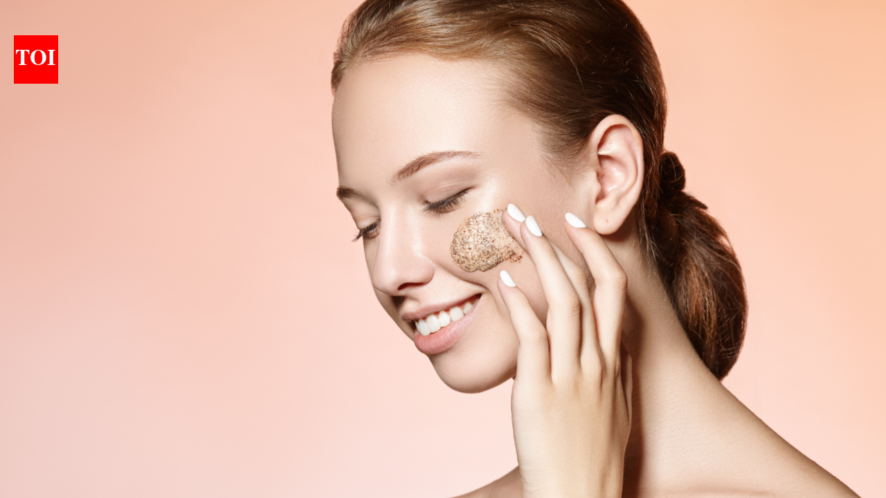 Walnut scrub for women under 500 to get dirt-free skin - The Times Reviews