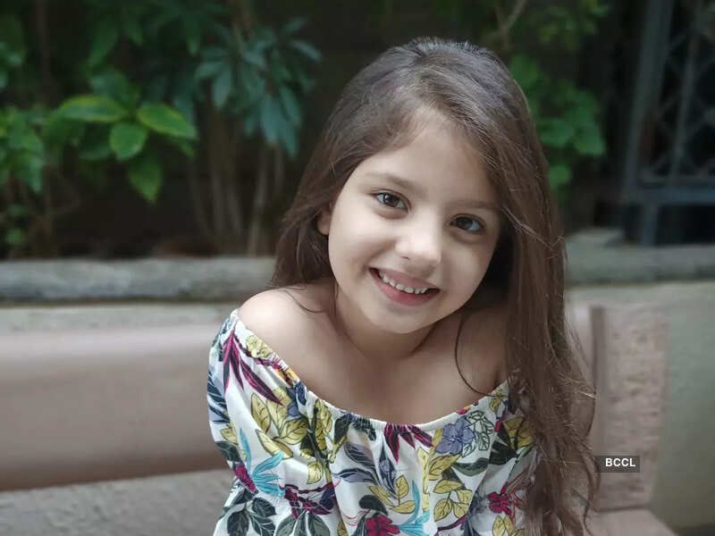 My friends don't treat me as a celebrity: Hardika Sharma | Hindi Movie ...