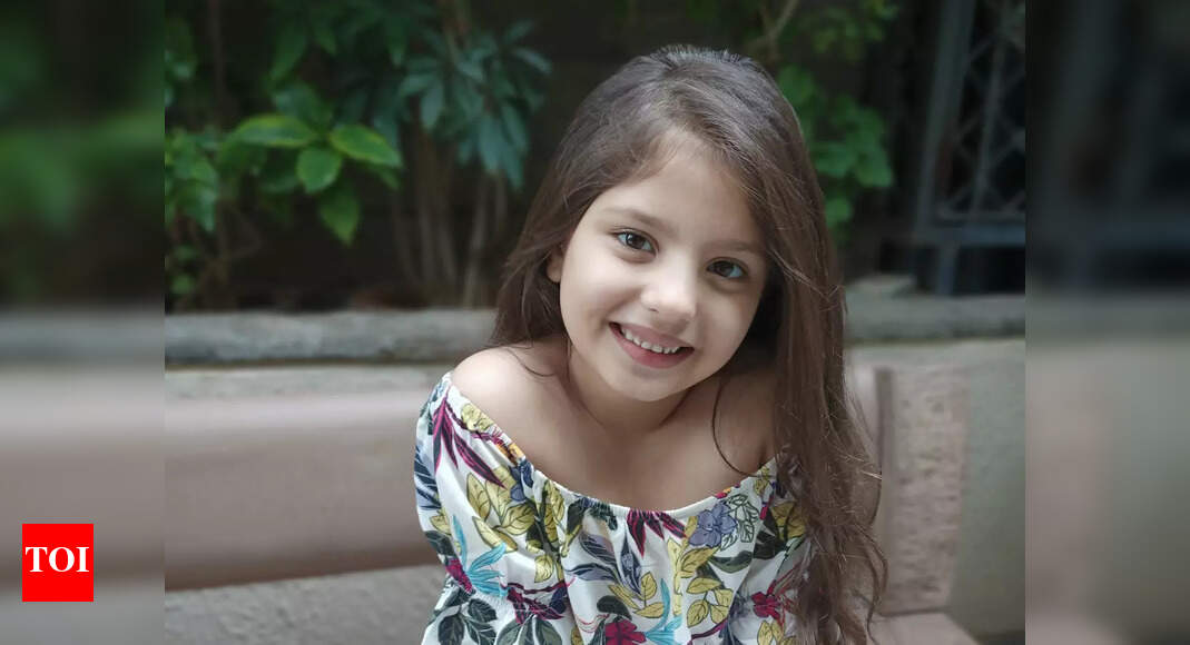 My friends don't treat me as a celebrity: Hardika Sharma | Hindi Movie ...