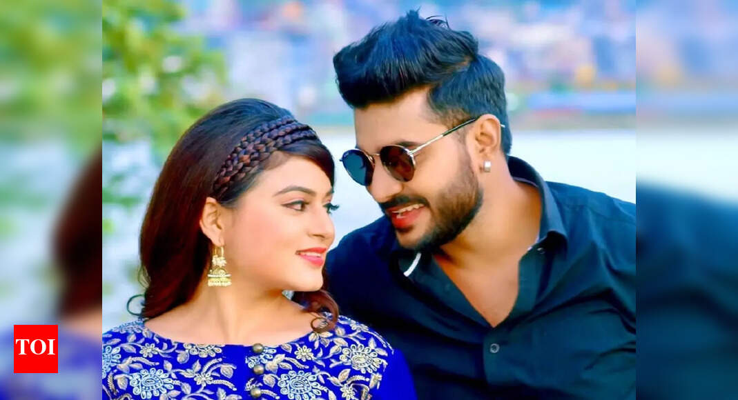 Pradeep Pandey Chintu shares an adorable photo with co-star Shilpa ...