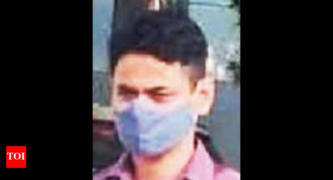 Antilia bomb scare: Mumbai high court grants bail to dismissed cop | Mumbai News - The Times of ...