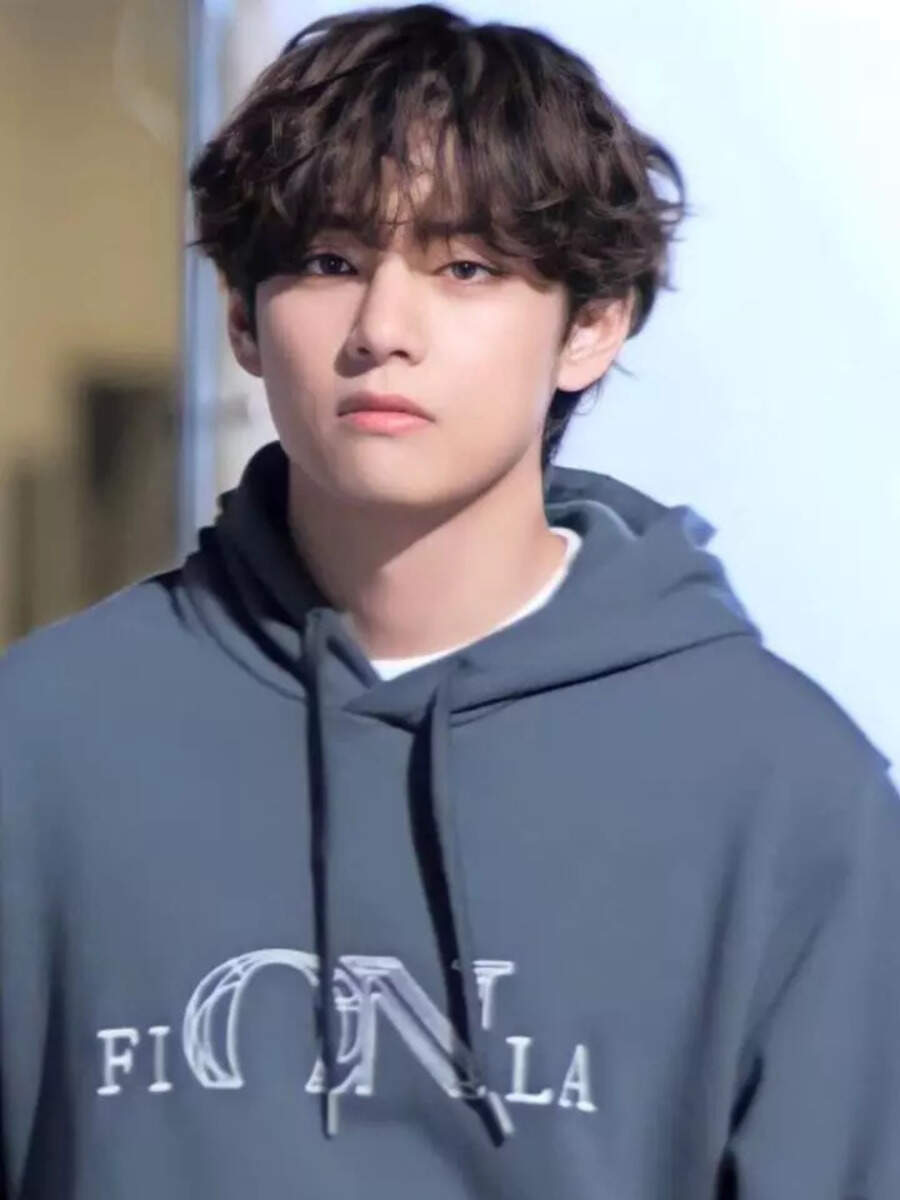 BTS V's most dreamy hoodie looks to try this winter season | Zoom TV