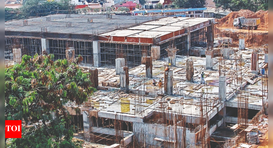 Hubballi: Old Bus Stand Work Far From Being Completed | Hubballi News ...