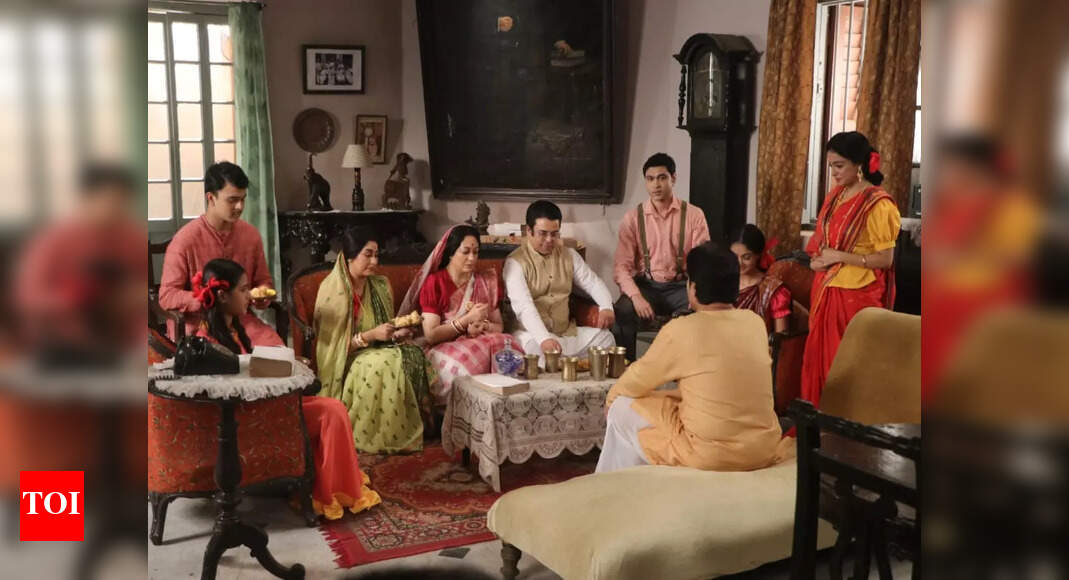 Sahityer Sera Somoy: Shwet Pathorer Thala to feature an ensemble cast ...