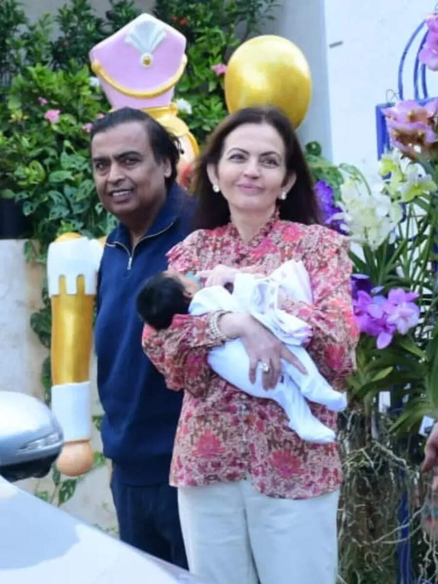 Isha Ambani twins | Nita Ambani cradles Isha Ambani's twins Krishna and ...