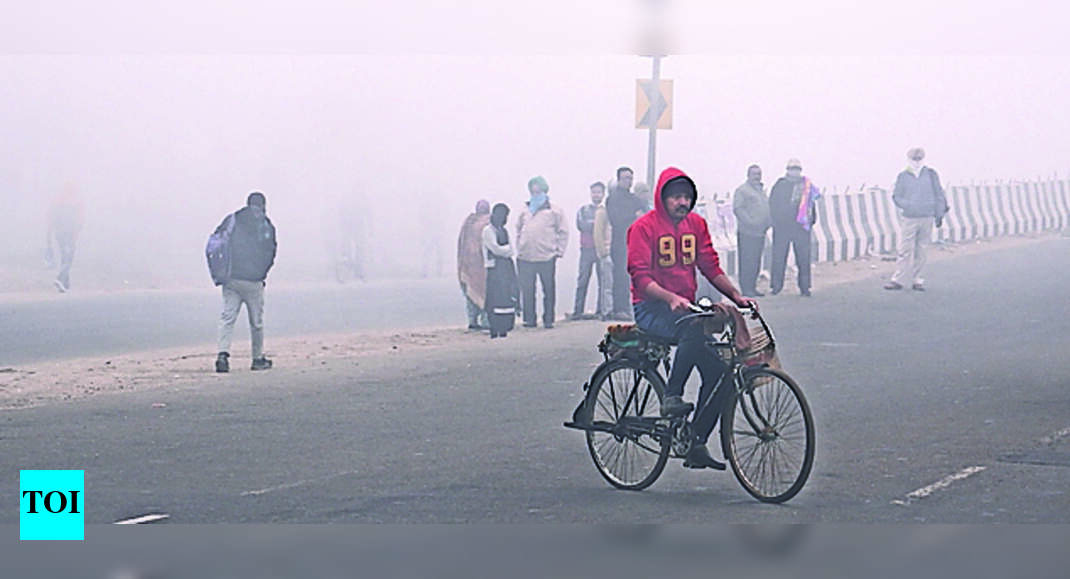 Chilly Winds & Fog Descend On City, No Respite In Sight For Now ...