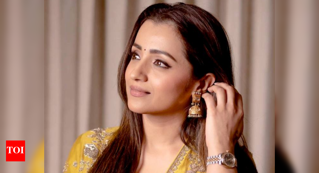 Trisha sends best wishes to the team of Vijay's 'Varisu' | Tamil Movie ...