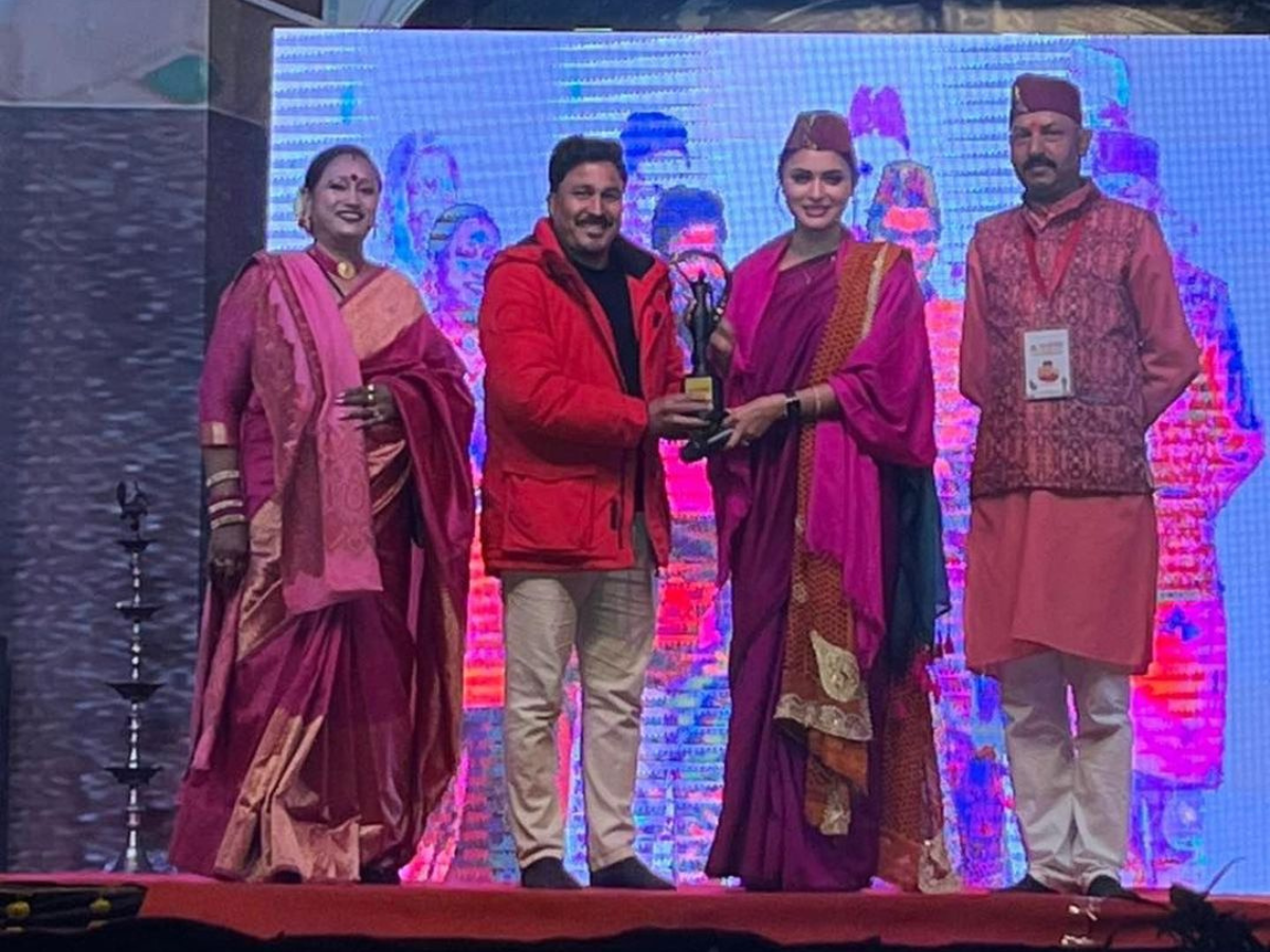 Anukriti Gusain attends Maha Kauthig 2022; recalls her Miss India days ...