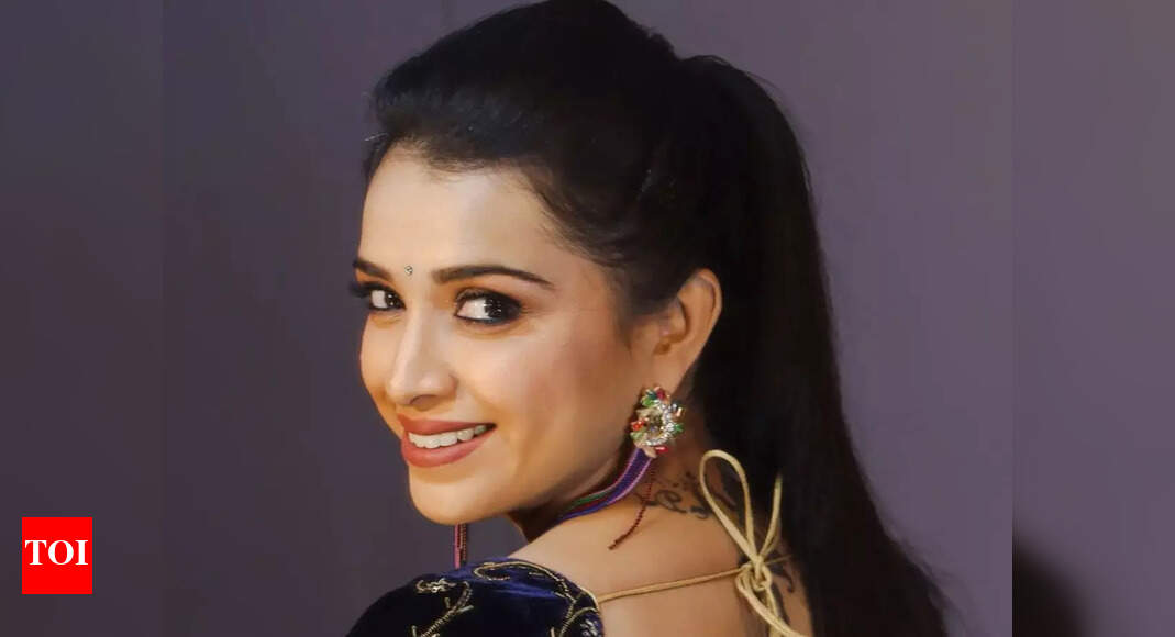 Super Queen host Swetha Changappa earns laurels for her performance in ...